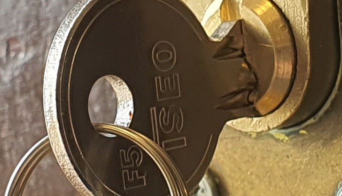 Kls Locks - Orpington BR5 2BT (Kent), 37 Austin Road