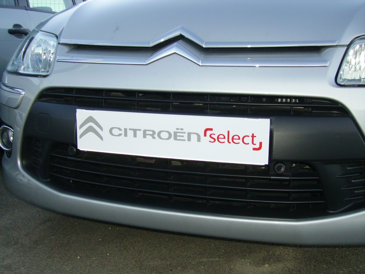 caches-plaques personnalisés. (par A PA FRANCE)