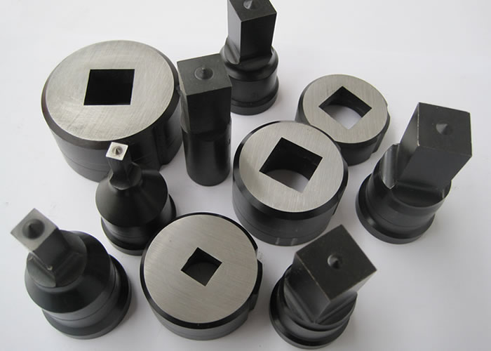 Punzomac - Punzones y matrices bajo plano - Kompass